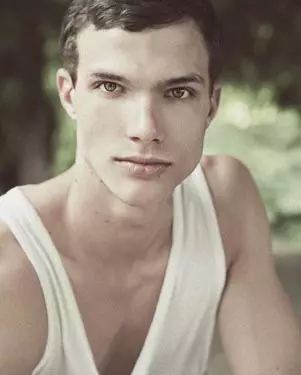 男孩的今天：来自 Storm Models 的 Dominic Carisch