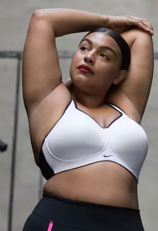Paloma Elsesser na Claire Fountain Star na Nike's New (Ụdị) Mgbasa Ozi Bra dị mma