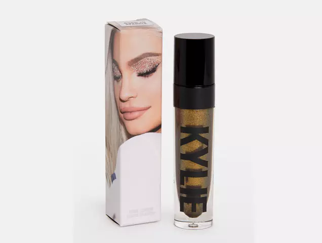 Kylie Jenner ඇගේ "Born to Sparkle" Eyeshadow සම්බන්ධයෙන් නඩු පවරයි