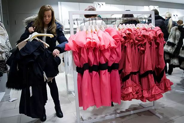 fast fashion shopper zákaznícke ružové šaty