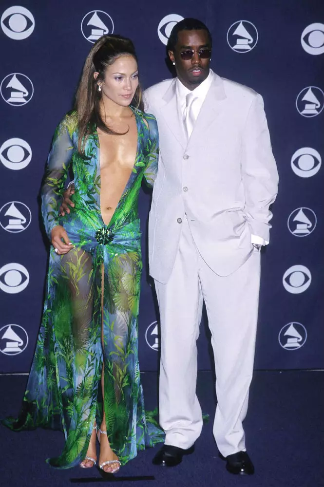 Jennifer Lopez Versace Grammyak