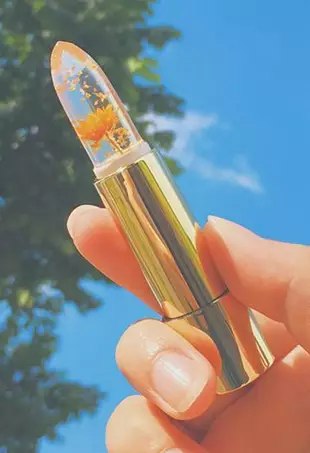 Aya Maruva Jelly Lipsticks Ari Kutora Pamusoro pe Instagram