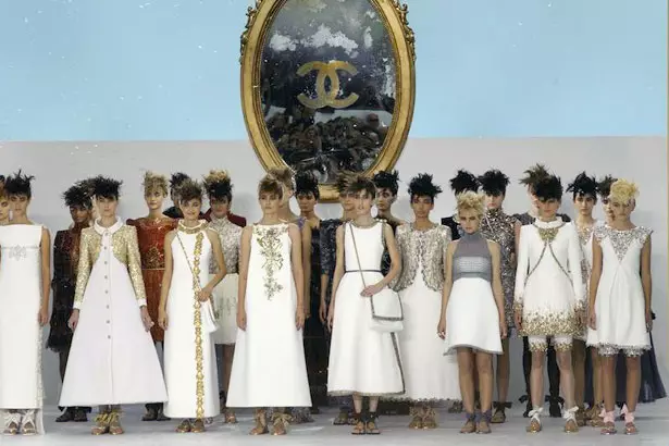 Rishikimi i pistës së modës së lartë të Chanel Vjeshtë 2014