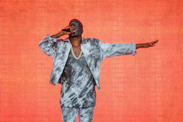Kanye West gaat op een andere 'Fashion is Racist' Rant op het Londense Wireless Festival