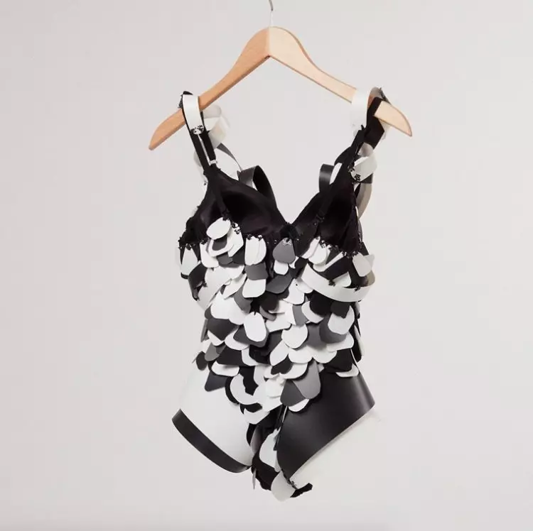 Baju Badan Rob + Mariel For the Stars Dipakai oleh Gwen Stefani, ebay