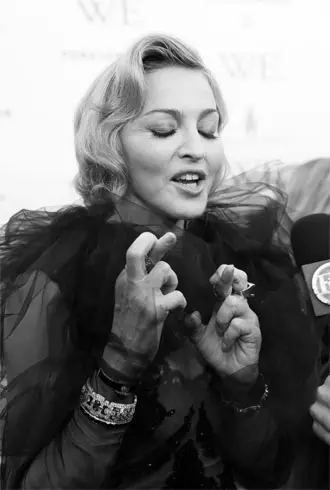 Madonnas nya doft kommersiella Flusters ABC Executives [VIDEO]