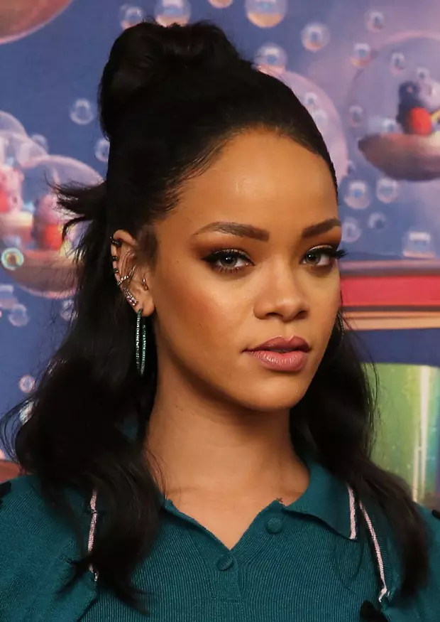 Rihanna-Home-NYC-בכורה-איפור ושיער