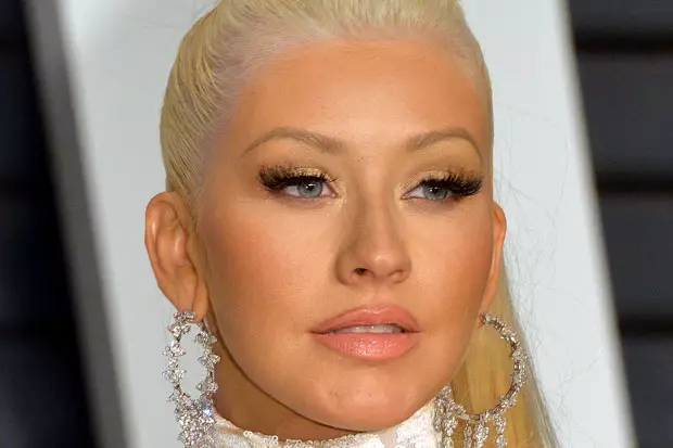 Christina-Aguilera-vanity-fair-oscars-party-2015-bad-bronzer