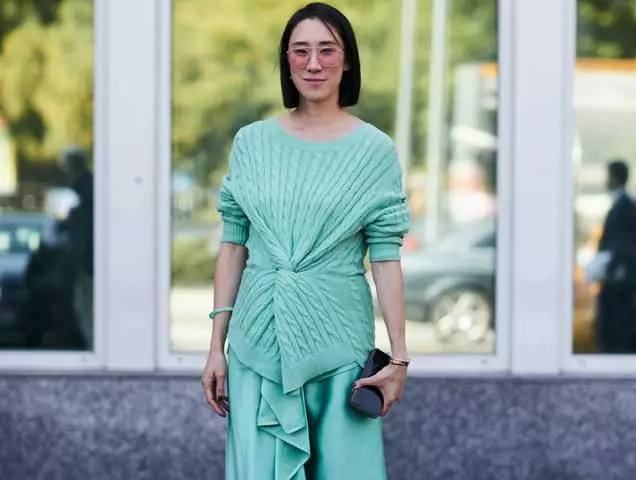Нане зелено од глава до пети на модната недела во Милано