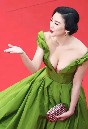 Ing Radar Kita: Bintang Fashion Internasional Zhang Yuqi