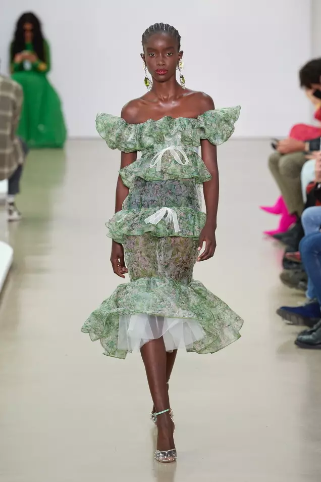 اغلې: Giambattista Valli