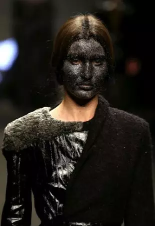Sparkly Blackface Spied sa Claudio Cutugno Runway