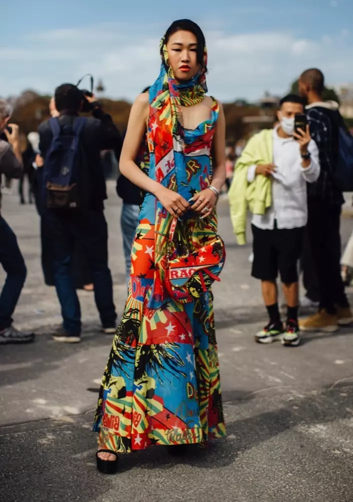 Street Style: Parížsky týždeň módy na jar 2022 157_13