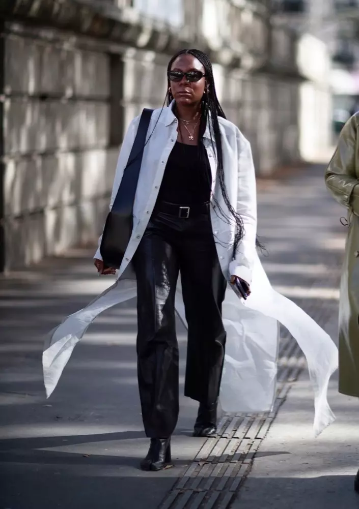 Gaya Jalanan: Paris Fashion Week Spring 2022 157_26