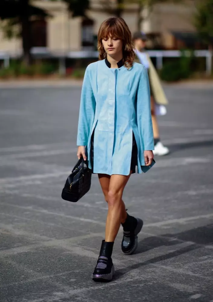 Street Style: Εβδομάδα Μόδας του Παρισιού Άνοιξη 2022 157_32