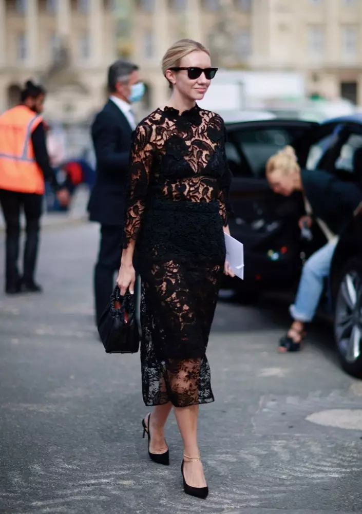 Street Style: Parížsky týždeň módy na jar 2022 157_53