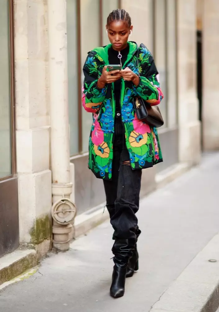 Street Style: Parížsky týždeň módy na jar 2022 157_93