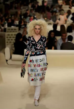 Chanel Cruise 2015 Runway Review