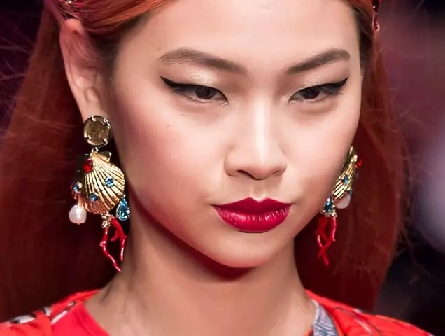 Pendientes de concha en Dolce & Gabbana Spring 2018