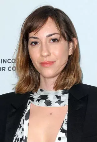 Akiru la Printempan Ŝminkon de Gia Coppola