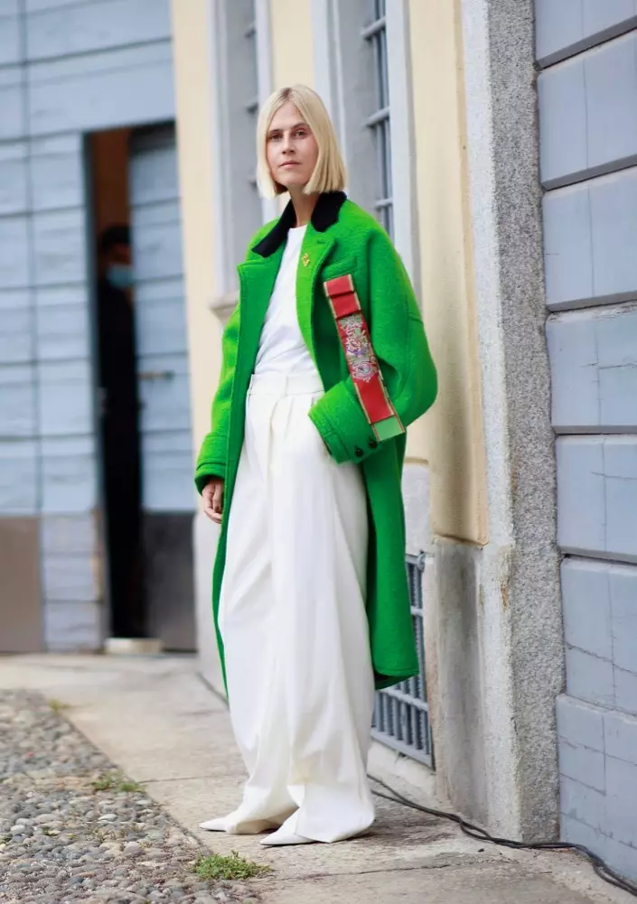 Street Style: Milaan Fashion Week Lente 2022 172_30