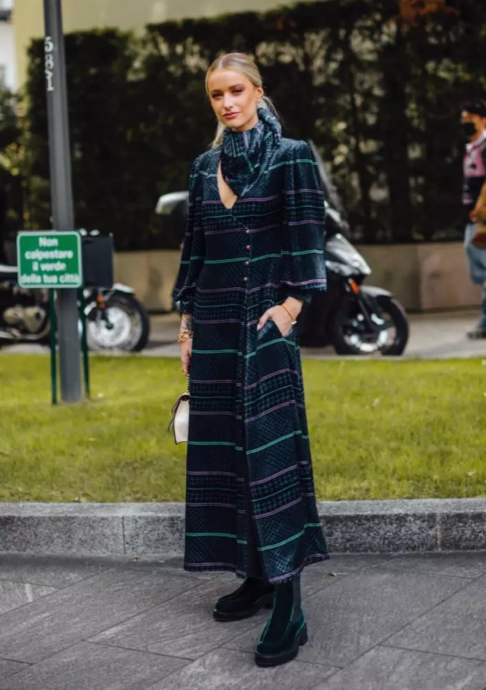Вуличний стиль: Тиждень моди в Мілані весна 2022 172_44