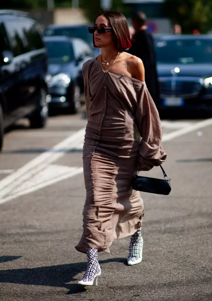 Street Style: Milaan Fashion Week Lente 2022 172_54