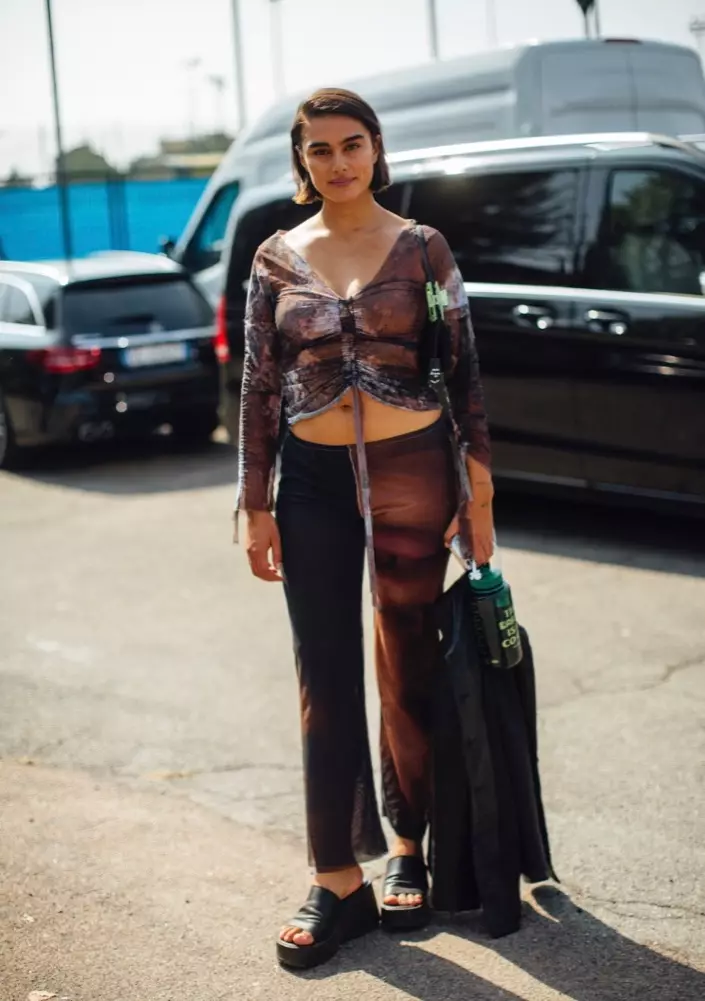 Street Style: Milaan Fashion Week Lente 2022 172_9