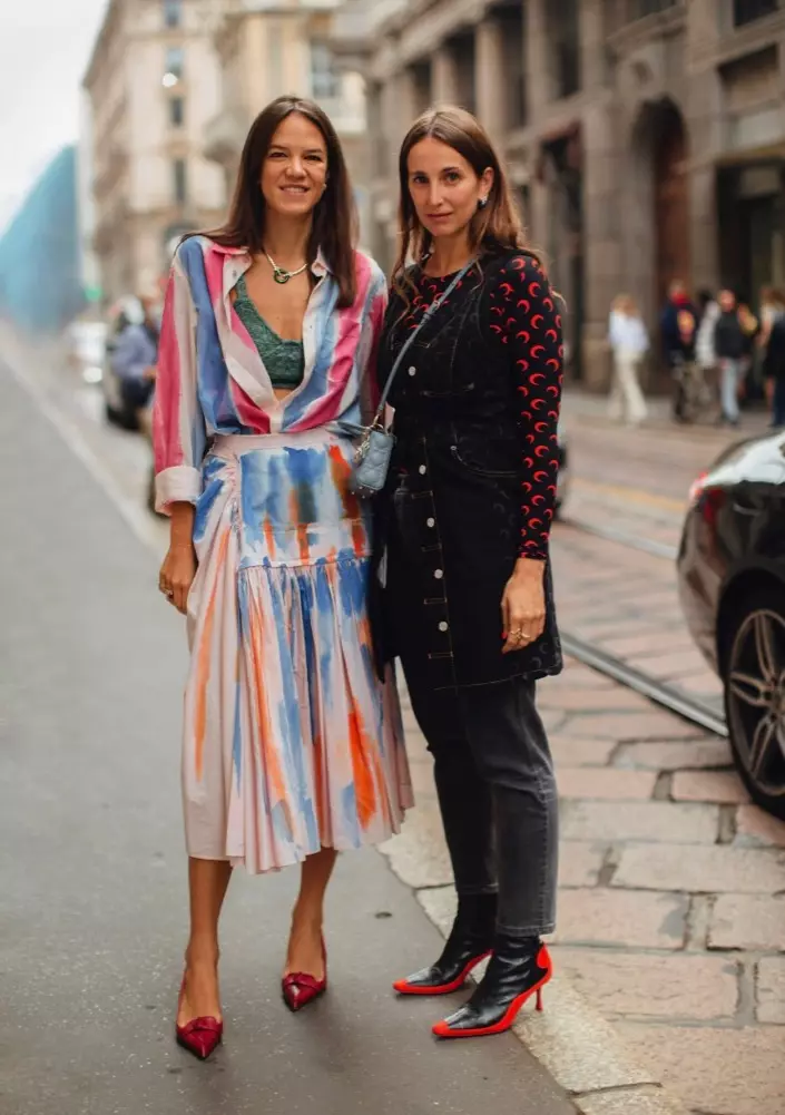 Уличен стил: Модна недела во Милано, пролет 2022 година 172_96