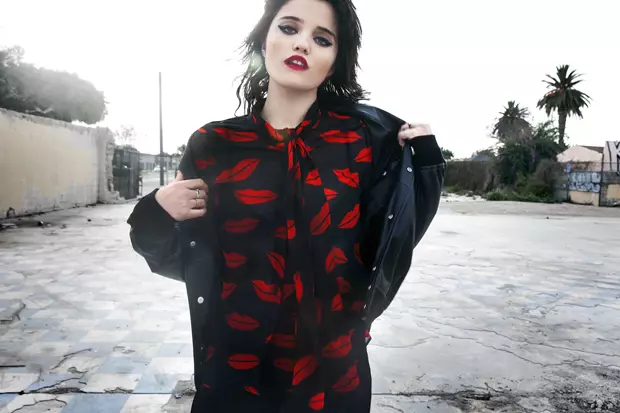 Sky Ferreira köpbar musikvideo