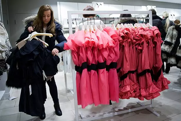 gaun pink pelanggan pembelanja fashion cepat