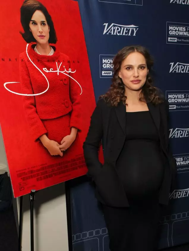 Natalie Portman akan Me yasa 'Jackie' Ya Fiye Fim ɗin Fashion