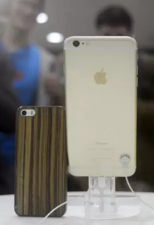ಹೊಸ iPhone 6 Plus ಗಾಗಿ ದೊಡ್ಡ ಪ್ಯಾಂಟ್ ಪಾಕೆಟ್‌ಗಳನ್ನು ಪರಿಗಣಿಸುವ ಚಿಲ್ಲರೆ ವ್ಯಾಪಾರಿಗಳು