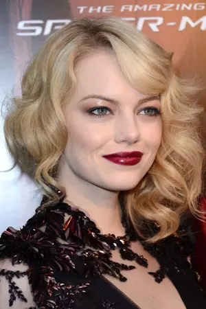 Szerezd meg Emma Stone Glossy Vamp Look-ját