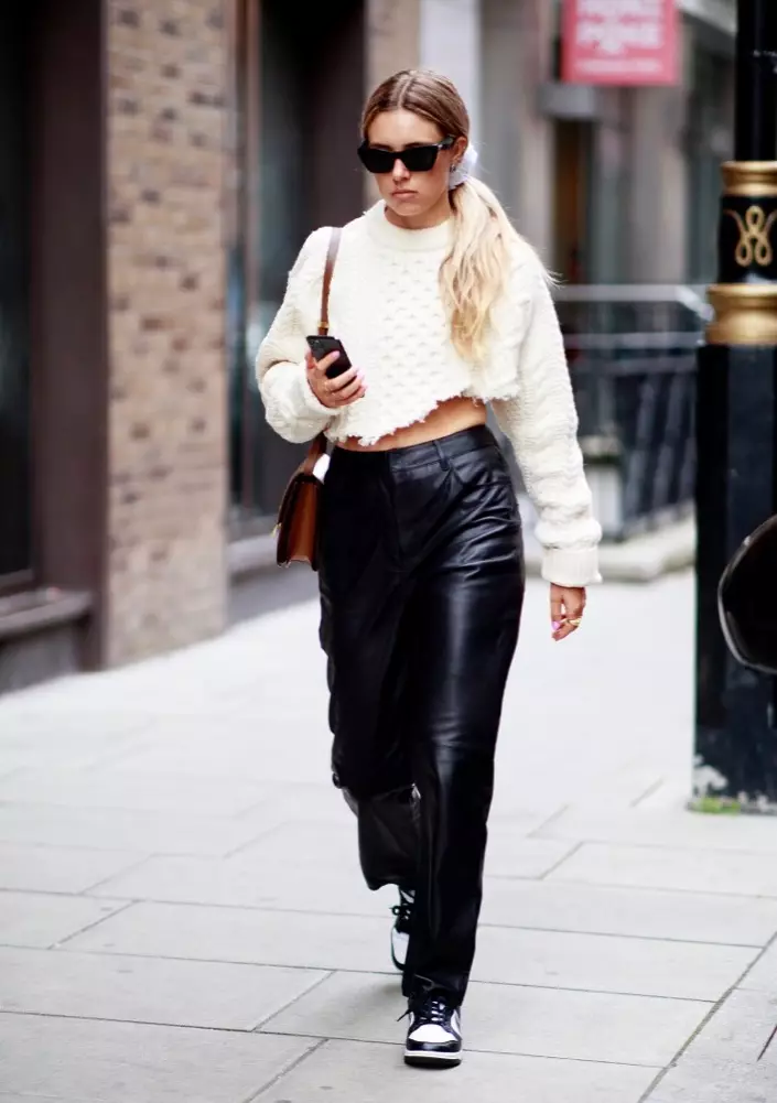 Street Style: London Fashion Week 2022ko udaberria 184_23