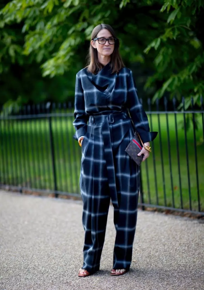 Street Style: Săptămâna modei din Londra, primăvara 2022 184_27