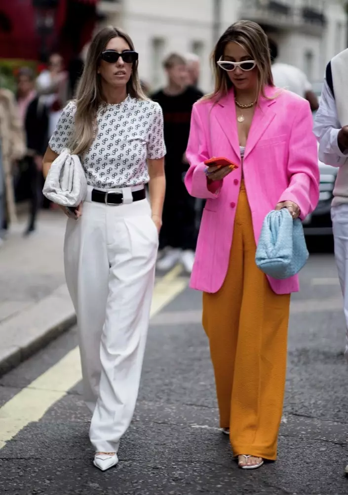 Street Style: Săptămâna modei din Londra, primăvara 2022 184_34