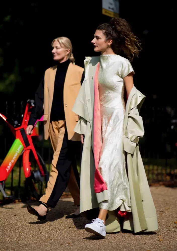 Street Style: London Fashion Week, jar 2022 184_38