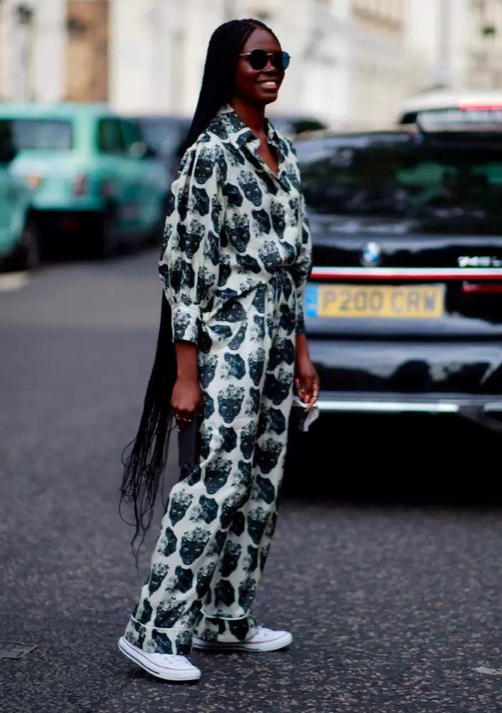 Street Styl: London Fashion Week jaro 2022 184_4