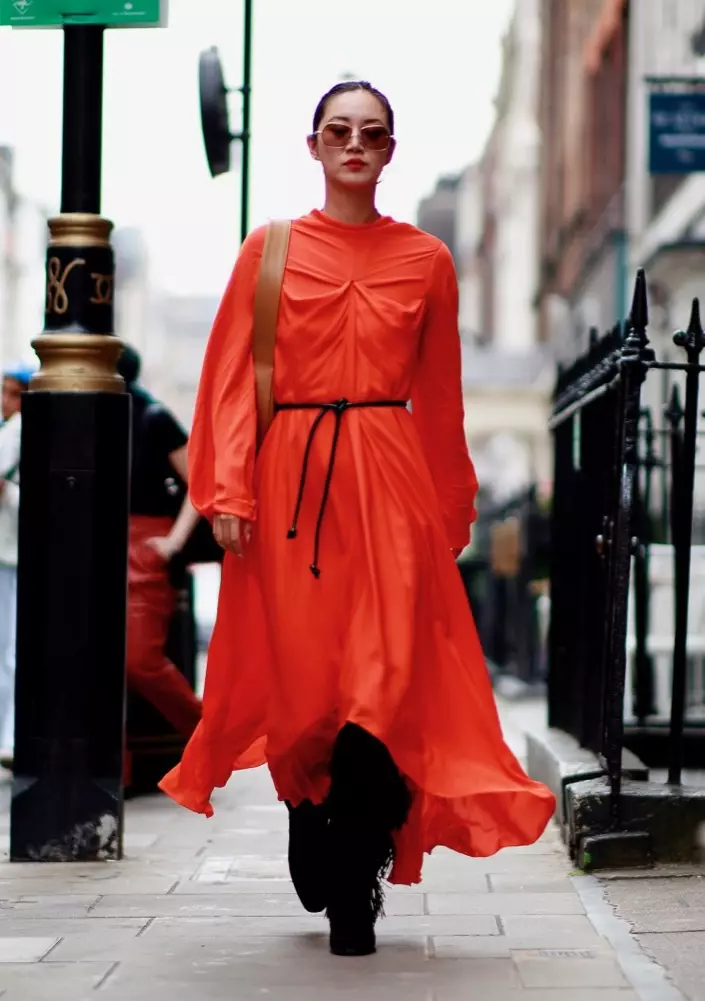 Street Styl: London Fashion Week jaro 2022 184_65