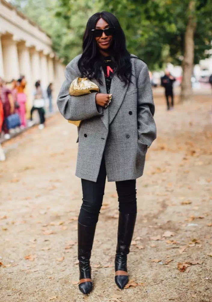 Street Style- London Fashion Week Spring 2022 184_71