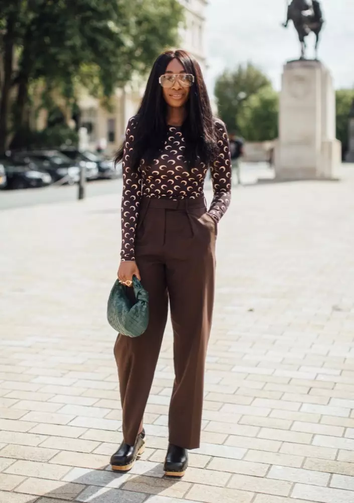 Street Style: London Fashion Week 2022ko udaberria 184_78