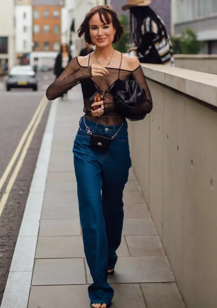 Street Style: Săptămâna modei din Londra, primăvara 2022 184_91