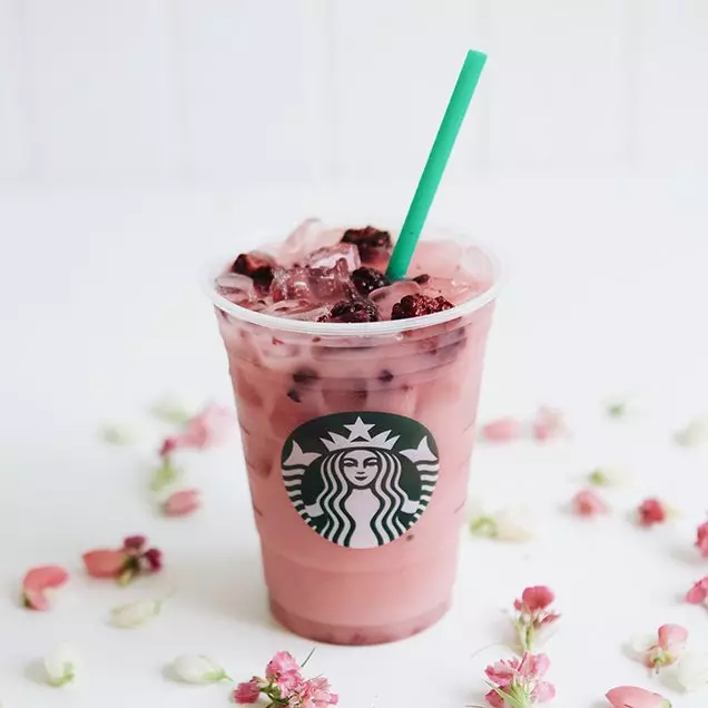 Starbucks-ის იისფერი სასმელი; სურათი: Starbucks