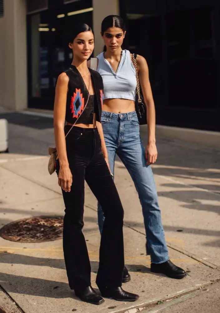 Уличен стил: Модна недела во Њујорк, пролет 2022 година 194_20