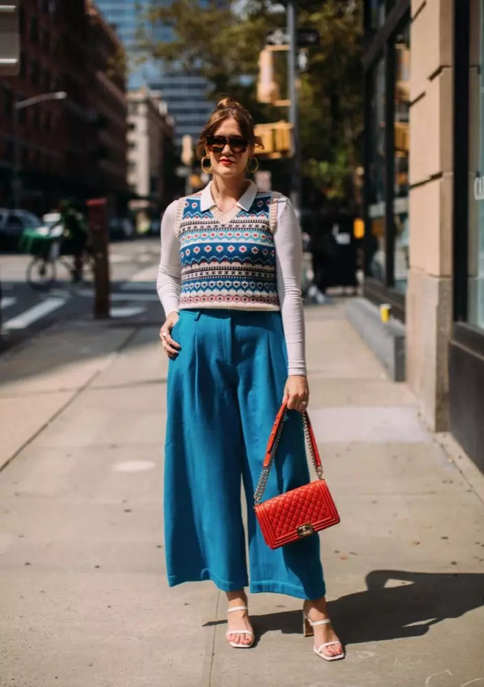 Street Style: New York Fashion Week Spring 2022 194_37