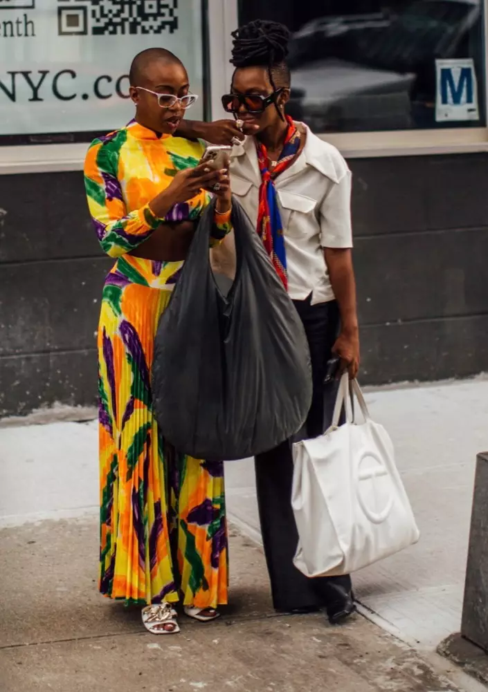 Street Style: Седмица на модата в Ню Йорк пролет 2022 194_57