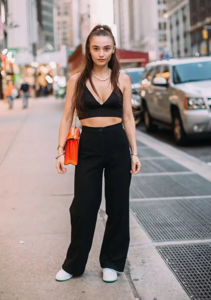 Street Style: Седмица на модата в Ню Йорк пролет 2022 194_59