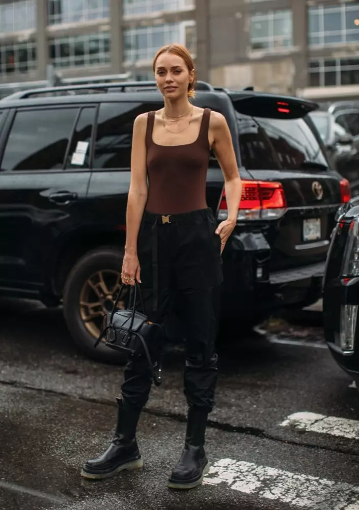 Street Style: New York Fashion Week Spring 2022 194_66