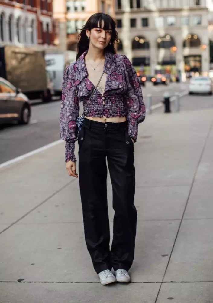 Уличен стил: Модна недела во Њујорк, пролет 2022 година 194_7